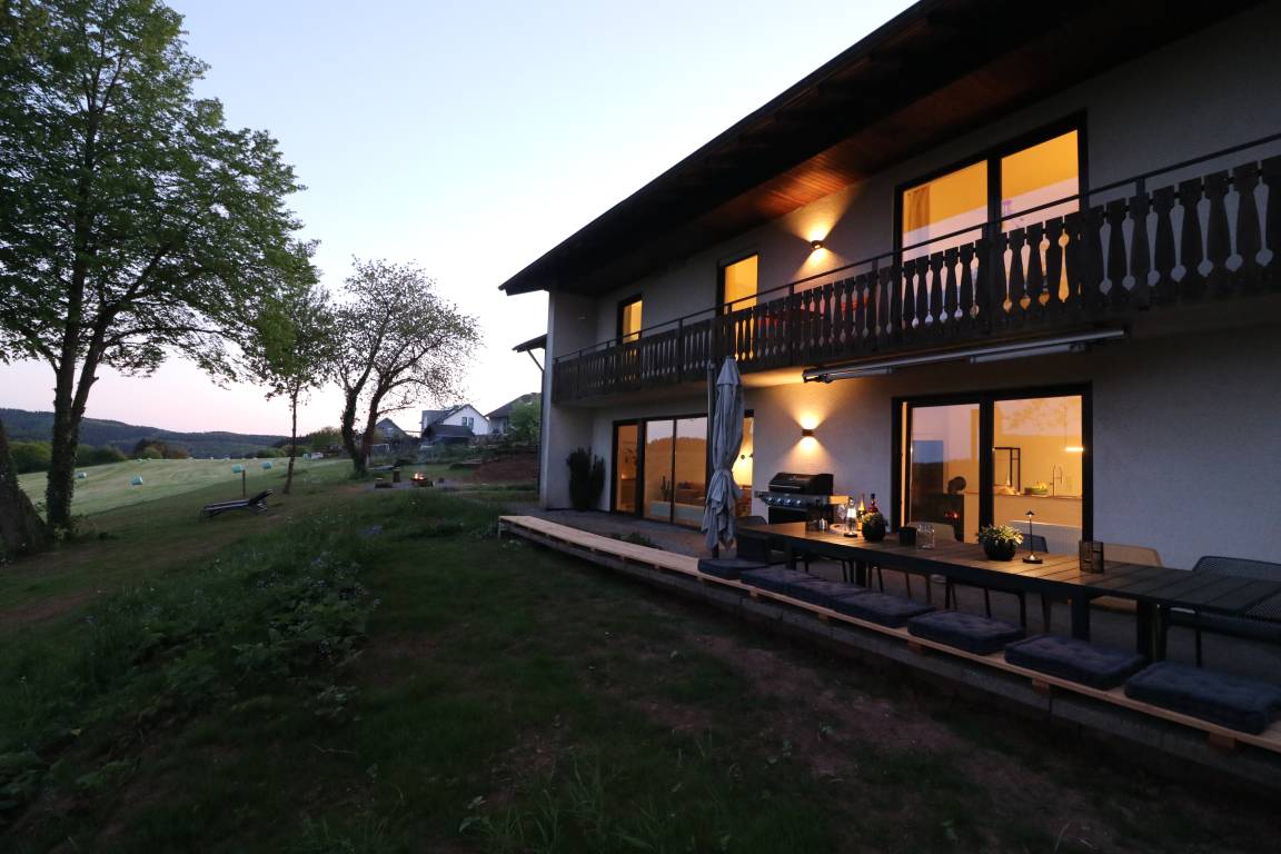Villa ∙ 5 Bedrooms ∙ 10 Guests - Daun