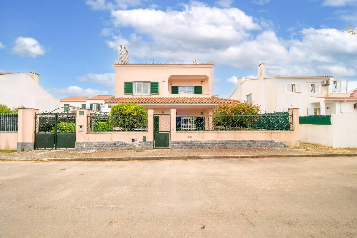 135 M² Maison De Vacances ∙ 3 Chambres ∙ 6 Personnes - Costa da Caparica