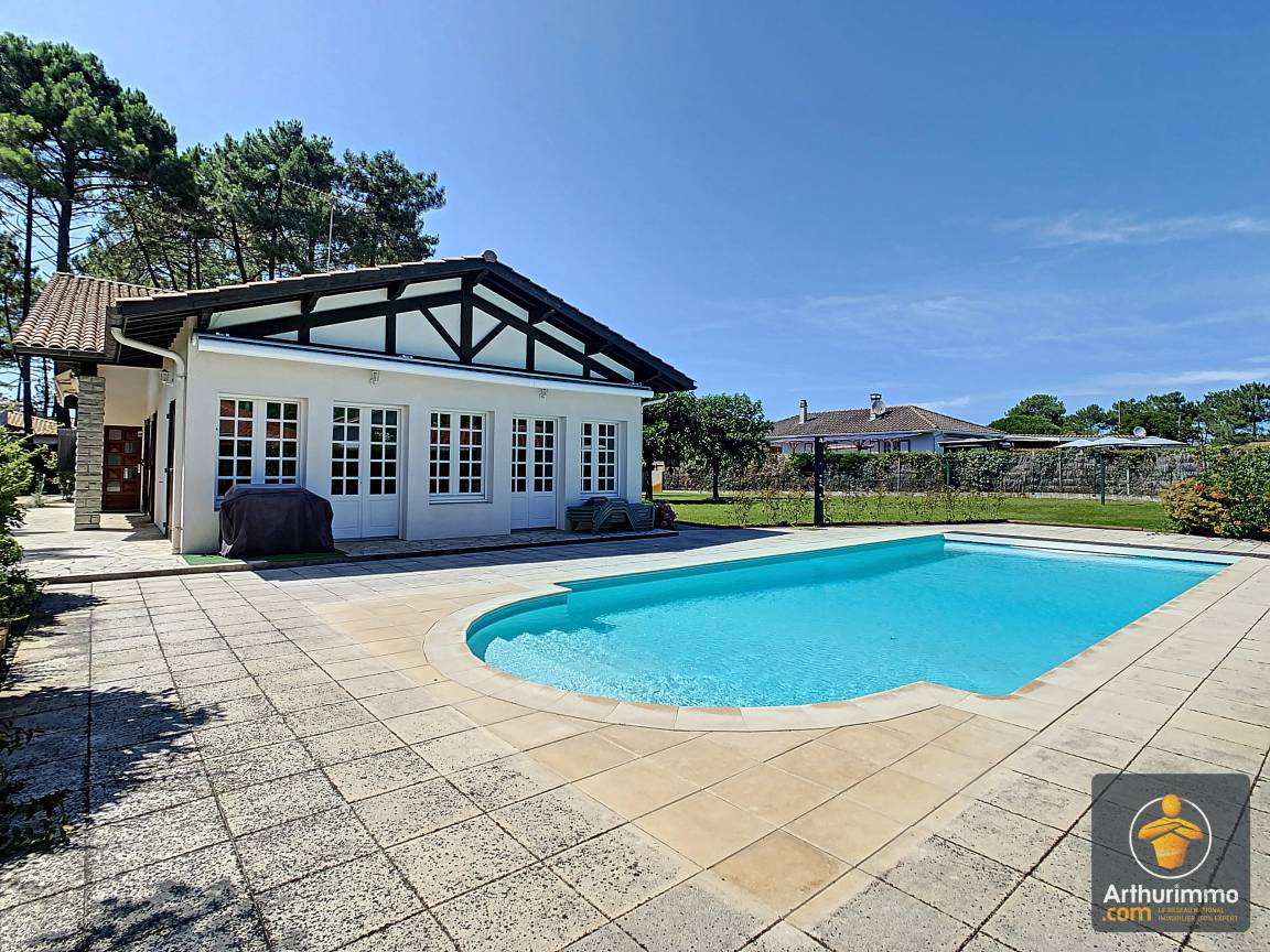 236 M² Villa ∙ 6 Chambres ∙ 12 Personnes - Mimizan