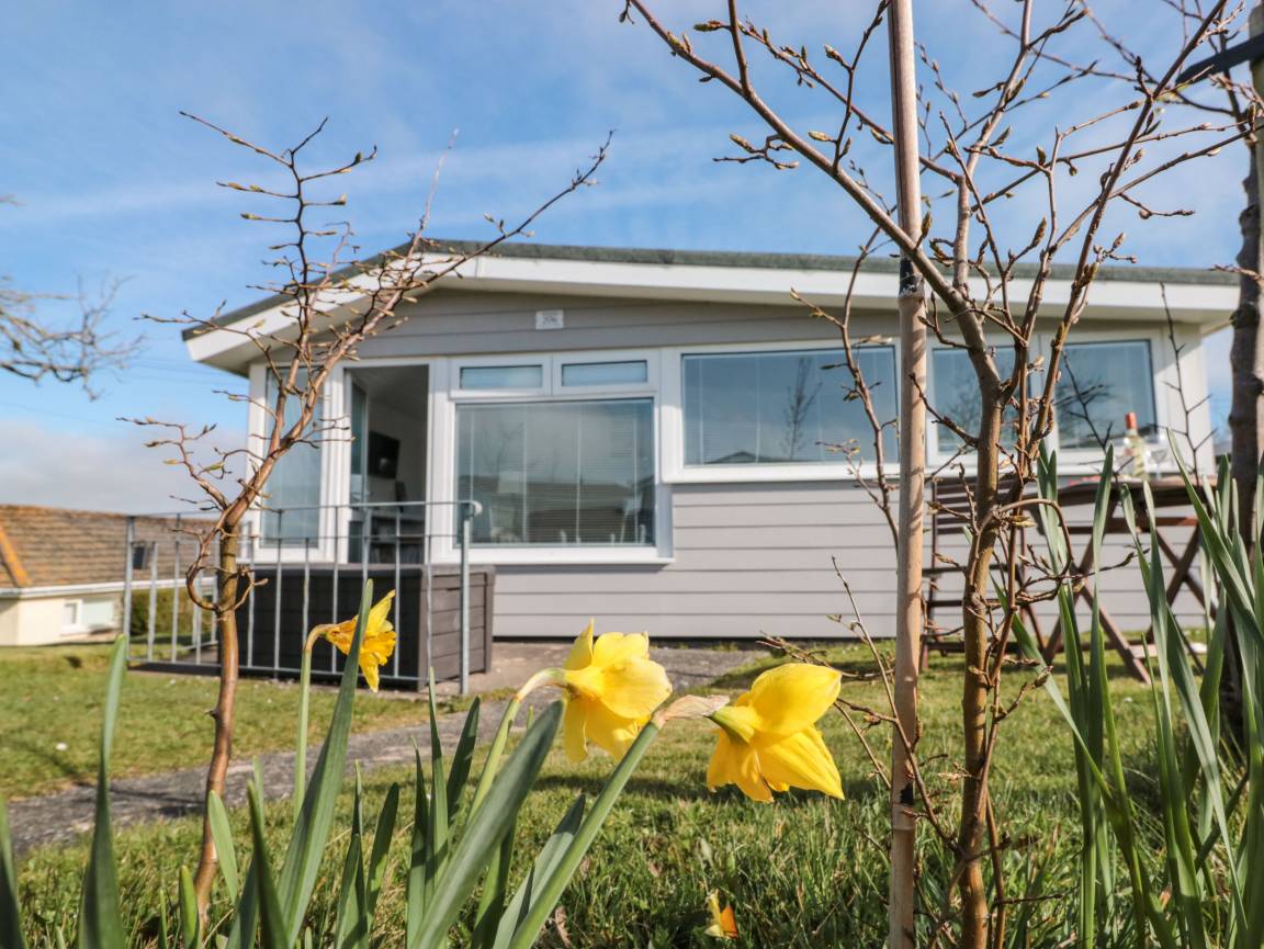 Cottage ∙ 2 Bedrooms ∙ 4 Guests - Dartmouth