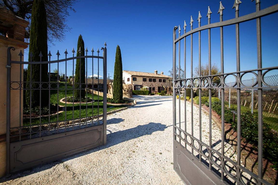 200 M² Villa Vacanza ∙ 3 Camere Da Letto ∙ 10 Ospiti - Jesi