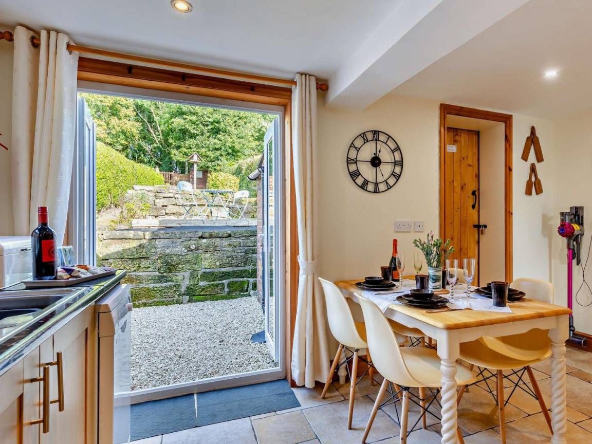 Cottage ∙ 2 Bedrooms ∙ 3 Guests - Tarporley