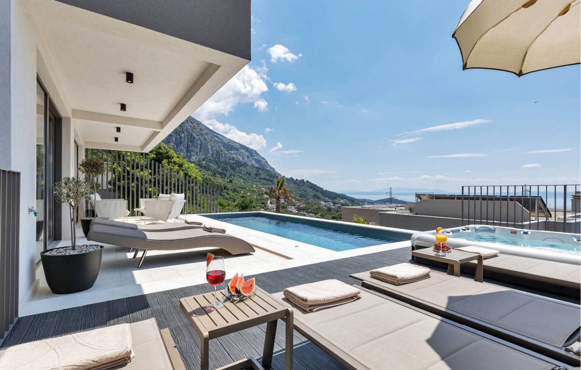 380 M² Maison De Vacances ∙ 3 Chambres ∙ 8 Personnes - Makarska