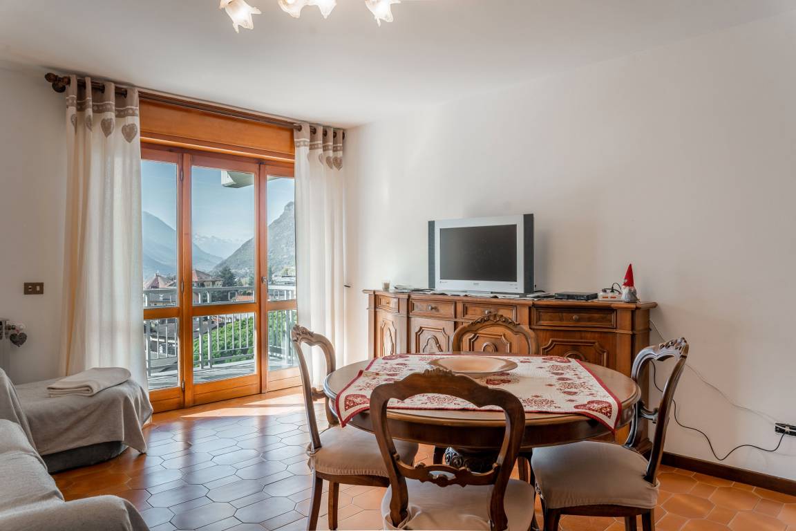 70 M² Apartment ∙ 2 Bedrooms ∙ 5 Guests - Champoluc