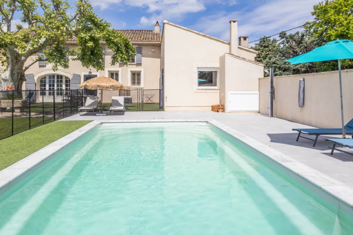 150 M² Villa ∙ 3 Bedrooms ∙ 6 Guests - Avignon