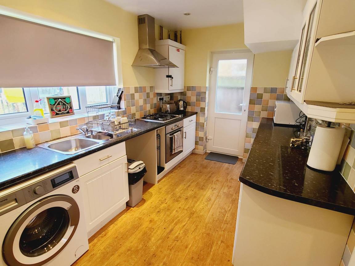 166 M² Talo ∙ 4 Makuuhuonetta ∙ 12 Vierasta - Redhill