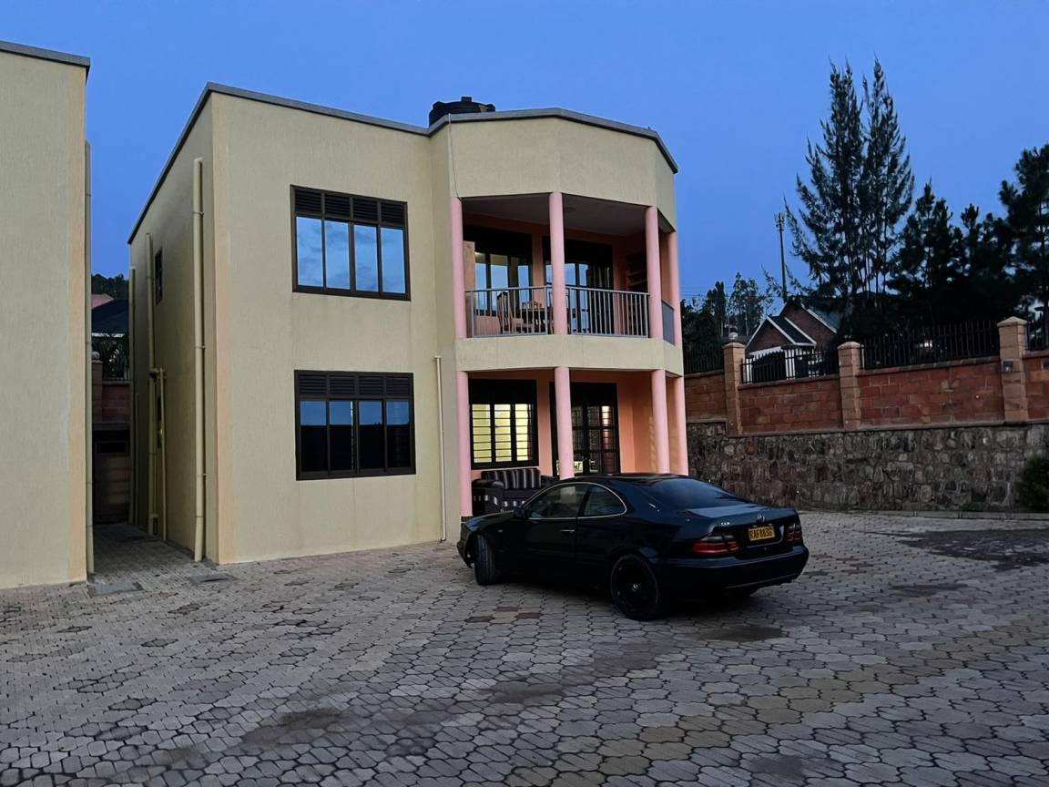 Apartment ∙ 4 Bedrooms ∙ 8 Guests - Kigali
