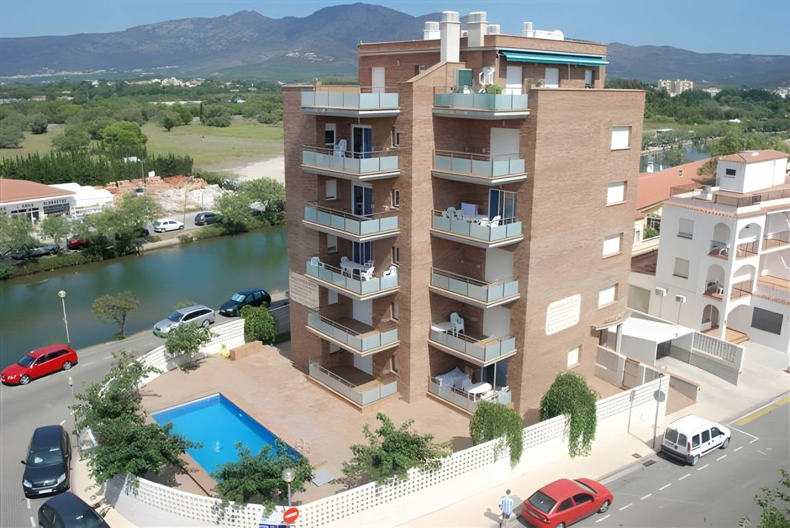 55 M² Apartment ∙ 2 Bedrooms ∙ 6 Guests - Roses