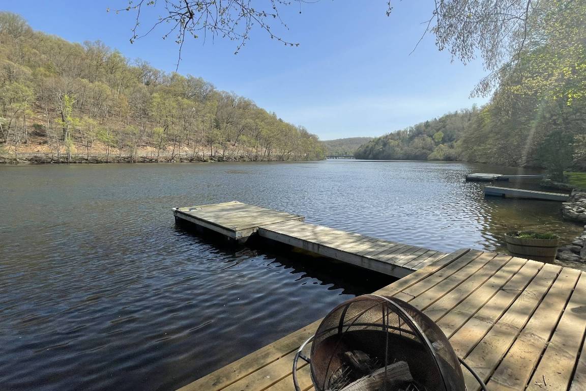 Cottage ∙ 2 Bedrooms ∙ 4 Guests - Connecticut