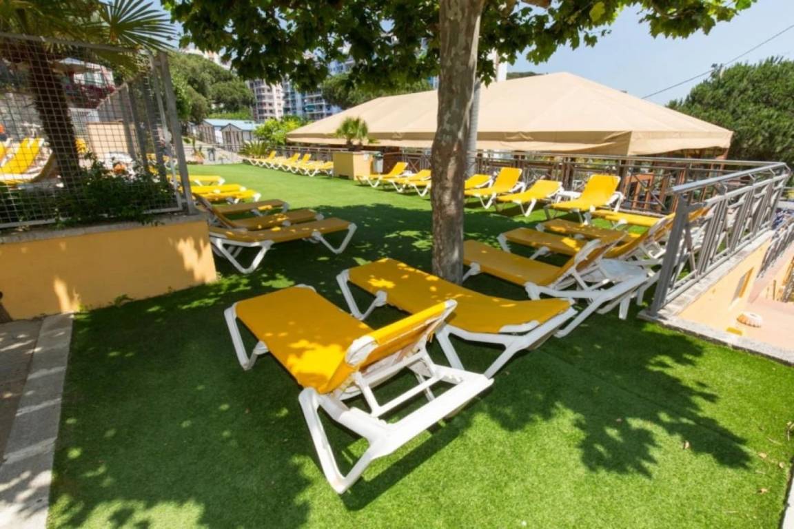 20 M² Tent ∙ 2 Bedrooms ∙ 5 Guests - Canet de Mar