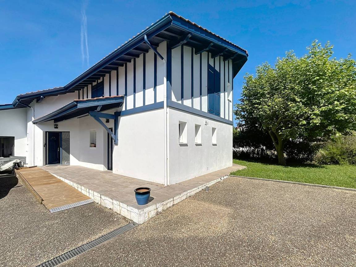 190 M² House ∙ 4 Bedrooms ∙ 8 Guests - Biarritz