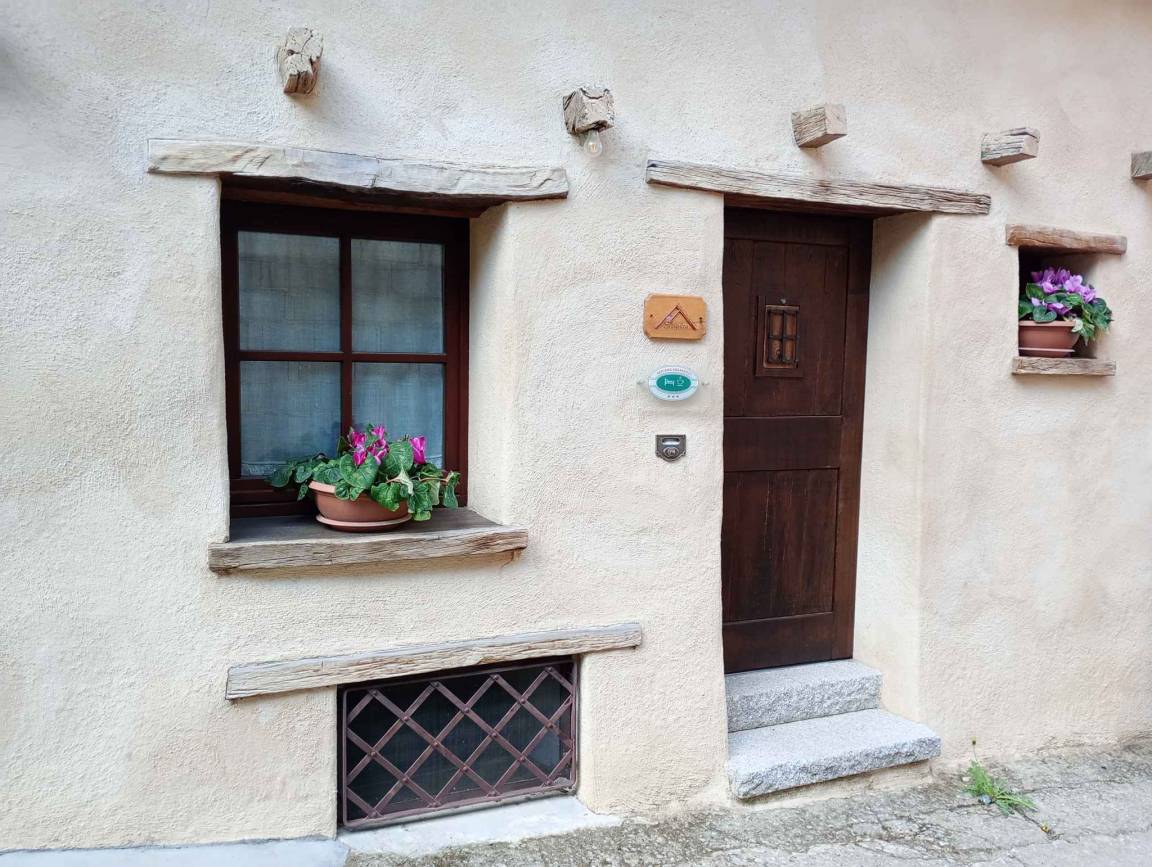 30 M² Appartamento ∙ 1 Camera Da Letto ∙ 4 Ospiti - Fonni