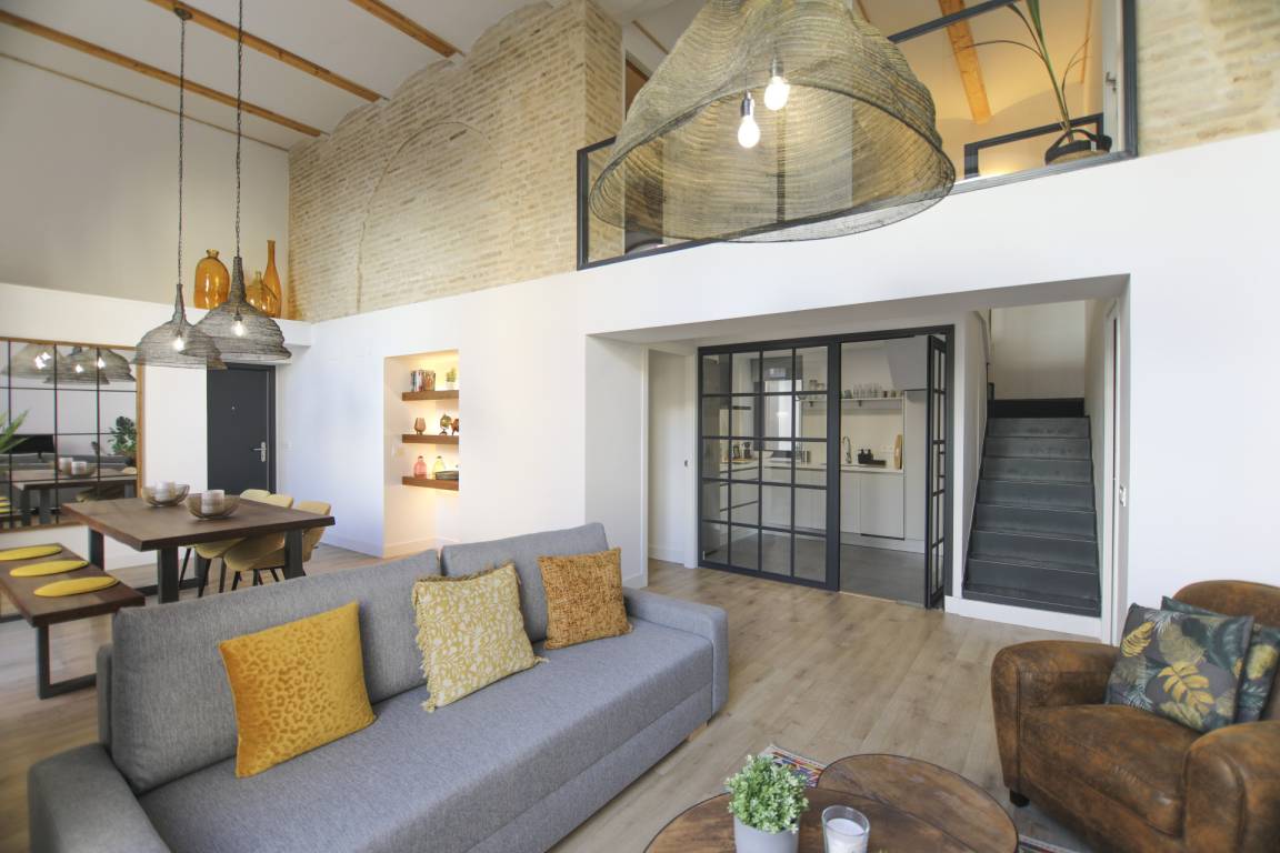 146 M² Apartment ∙ 2 Bedrooms ∙ 6 Guests - Seville, Spain