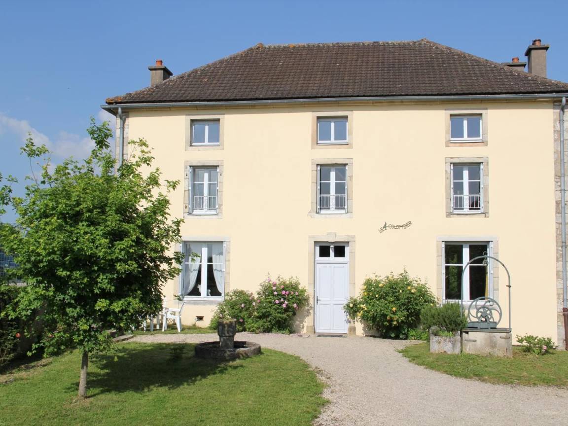 250 M² Cottage ∙ 7 Chambres ∙ 15 Personnes - Dijon