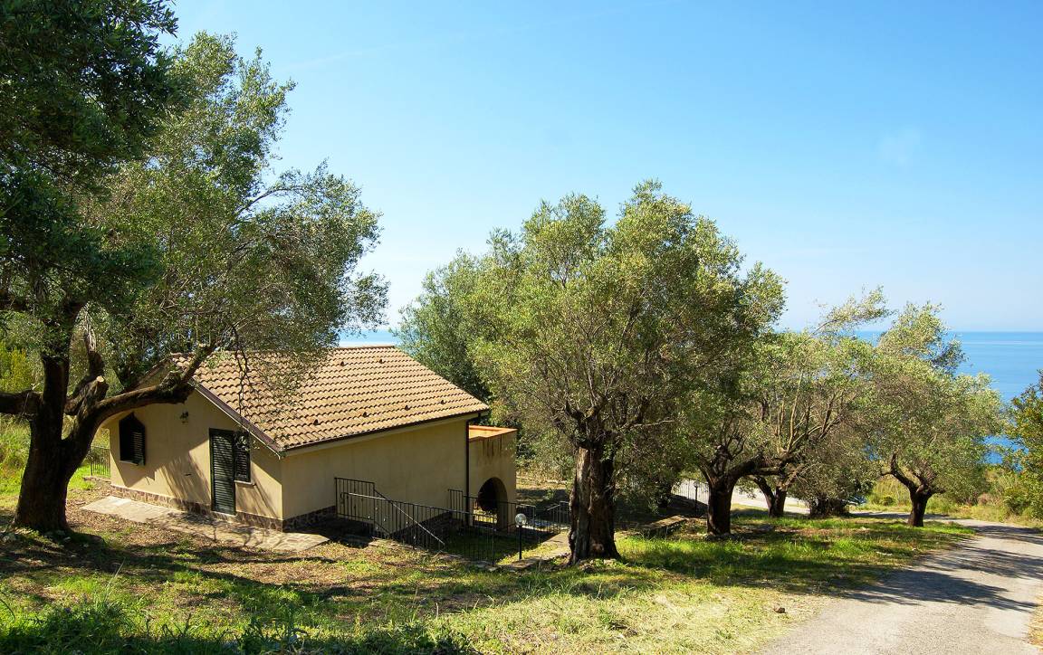 100 M² Ferienhaus ∙ 2 Schlafzimmer ∙ 4 Gäste - Pisciotta