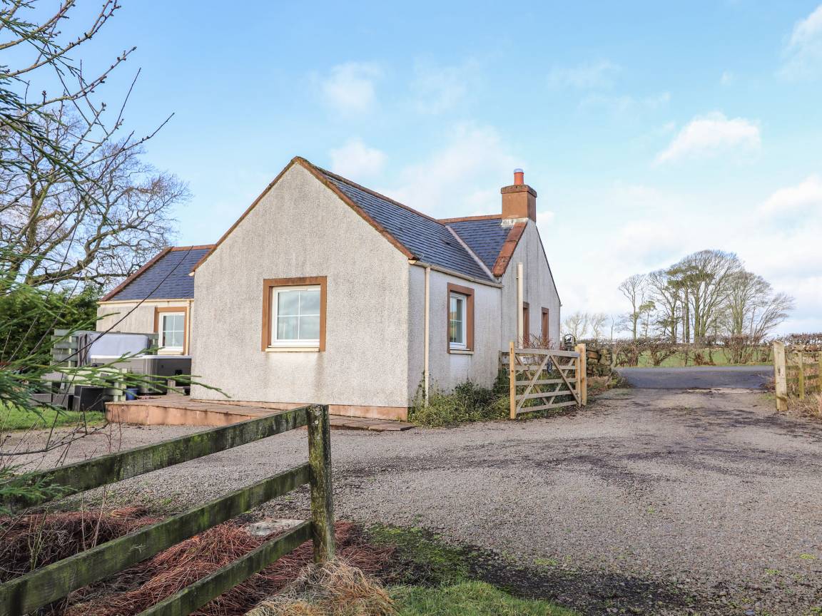Cottage ∙ 2 Bedrooms ∙ 4 Guests - Powfoot