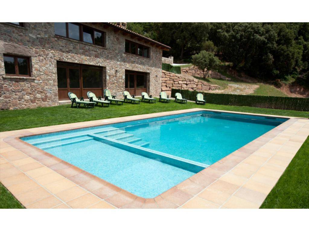 1000 M² House ∙ 9 Bedrooms ∙ 18 Guests - Calders