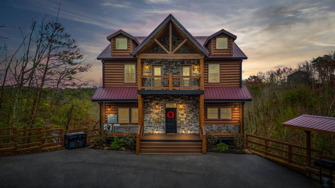 372 M² Cabin ∙ 8 Bedrooms ∙ 22 Guests - Sevierville, TN