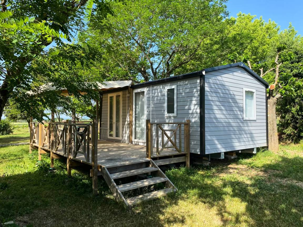 27 M² Asuntovaunu ∙ 2 Makuuhuonetta ∙ 4 Vierasta - Aubenas