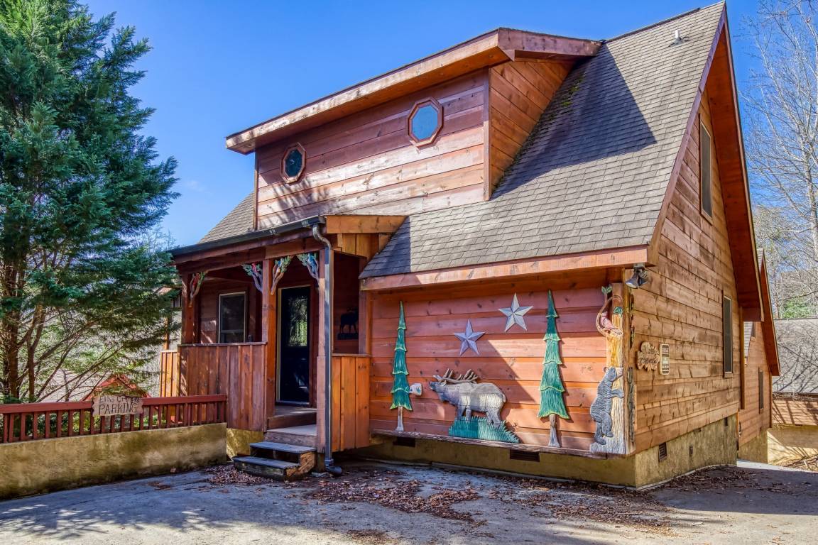 Cabin ∙ 3 Bedrooms ∙ 10 Guests - Pigeon Forge, TN