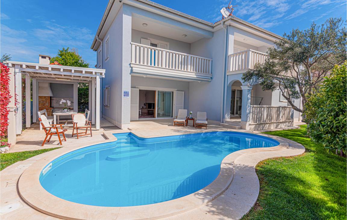 280 M² Ferienhaus ∙ 4 Schlafzimmer ∙ 8 Gäste - Vodice