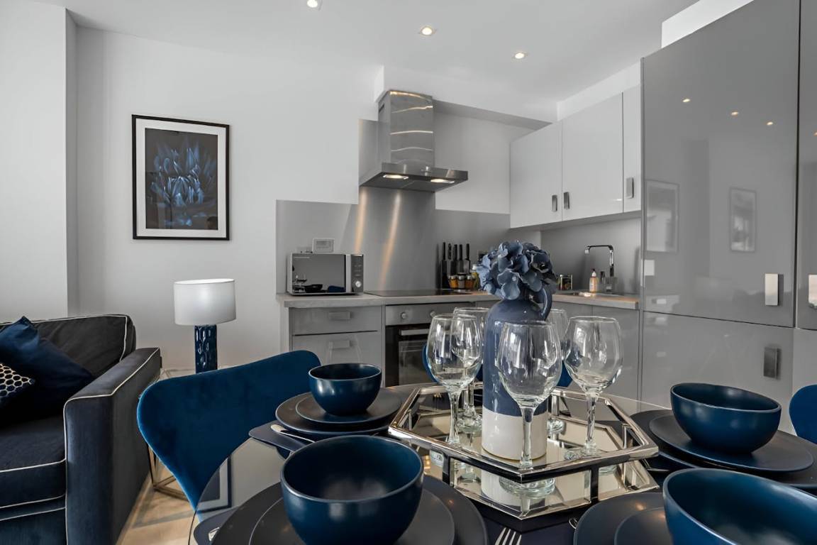 16 M² Apartment ∙ 2 Bedrooms ∙ 4 Guests - Watford