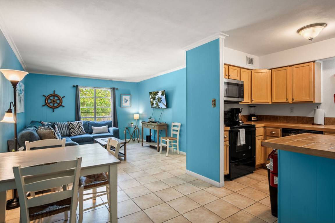 Apartment ∙ 2 Bedrooms ∙ 4 Guests - Port Aransas, TX