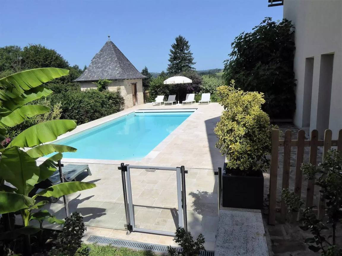160 M² Maison De Vacances ∙ 4 Chambres ∙ 6 Personnes - Sainte-Fortunade