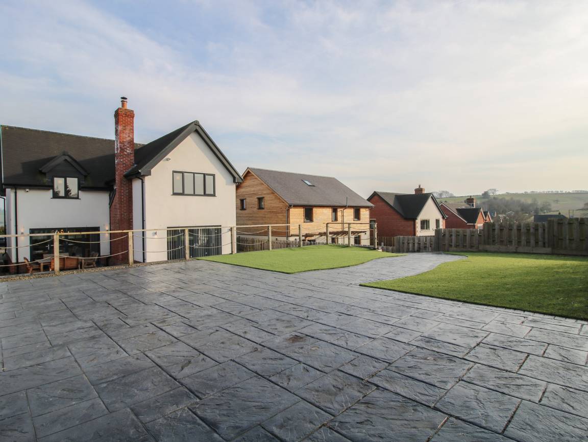 Cottage ∙ 4 Bedrooms ∙ 8 Guests - Shropshire