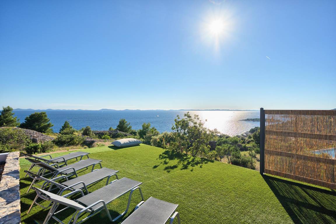 Villa ∙ 6 Bedrooms ∙ 12 Guests - Tisno