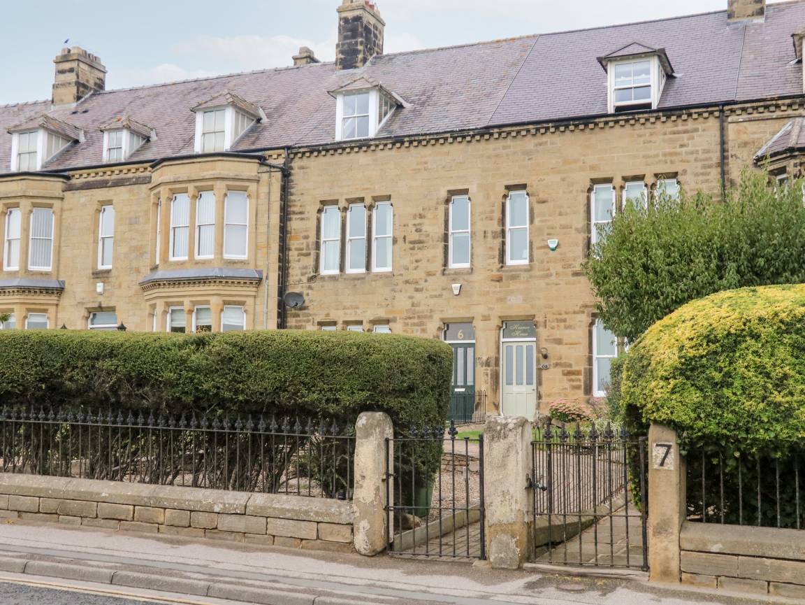 Cottage ∙ 4 Bedrooms ∙ 7 Guests - Leyburn