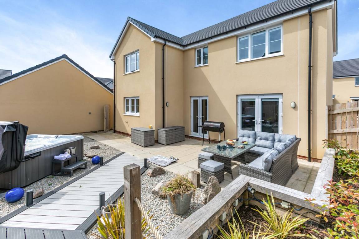 Cottage ∙ 4 Bedrooms ∙ 8 Guests - Westward Ho!