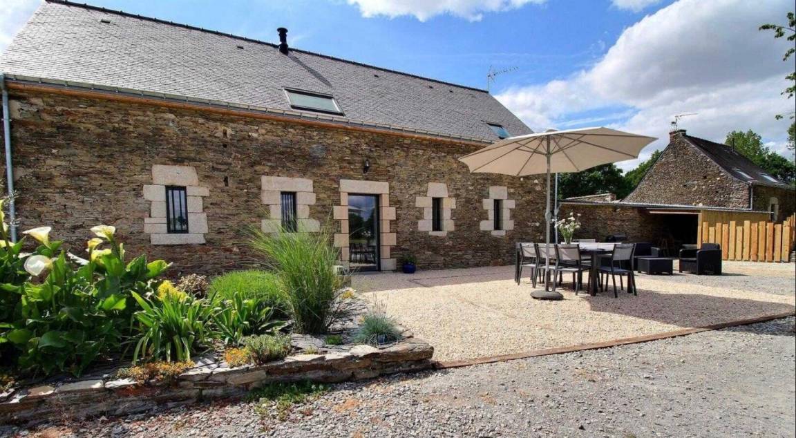 110 M² Maison De Vacances ∙ 4 Chambres ∙ 8 Personnes - Josselin