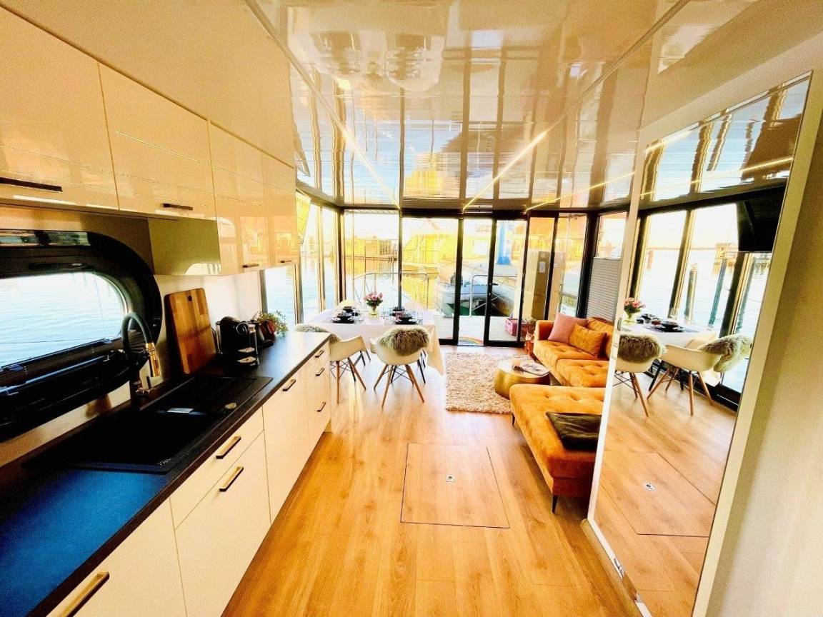 75 M² Hausboot ∙ 2 Schlafzimmer ∙ 5 Gäste - Heiligenhafen