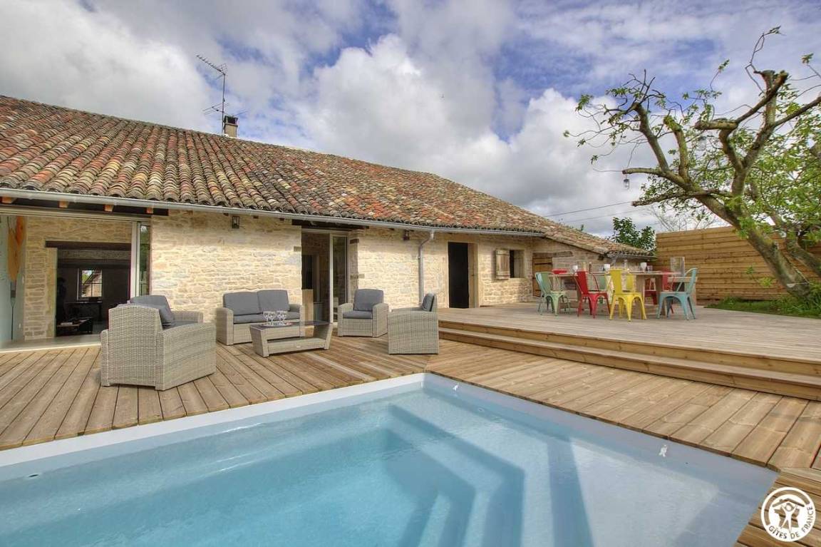 156 M² Gîte ∙ 3 Chambres ∙ 6 Personnes - Pont-de-Vaux