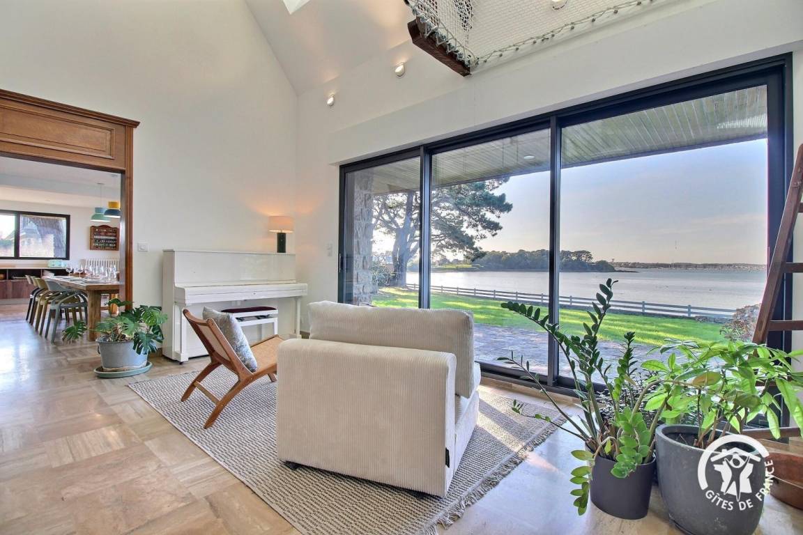420 M² Gîte ∙ 5 Chambres ∙ 14 Personnes - Lorient