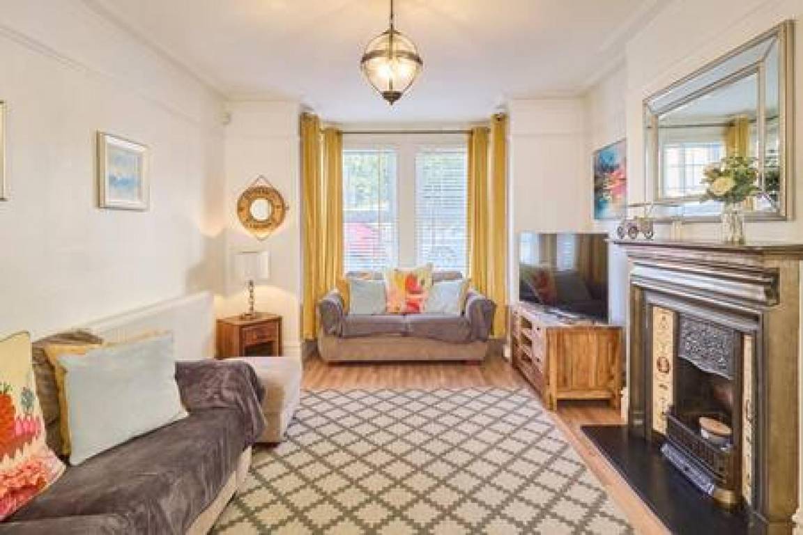 House ∙ 3 Bedrooms ∙ 5 Guests - Dreamland Margate