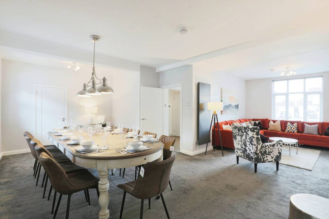 214 M² House ∙ 7 Bedrooms ∙ 14 Guests - Birmingham