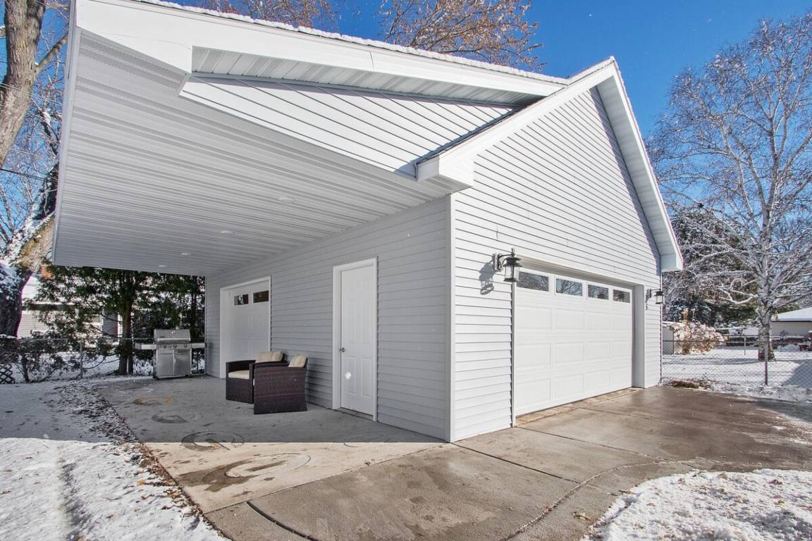 127 M² House ∙ 3 Bedrooms ∙ 13 Guests - Green Bay, WI