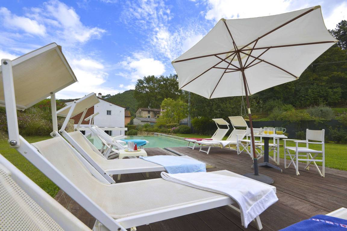 200 M² Villa ∙ 5 Bedrooms ∙ 10 Guests - Lucca