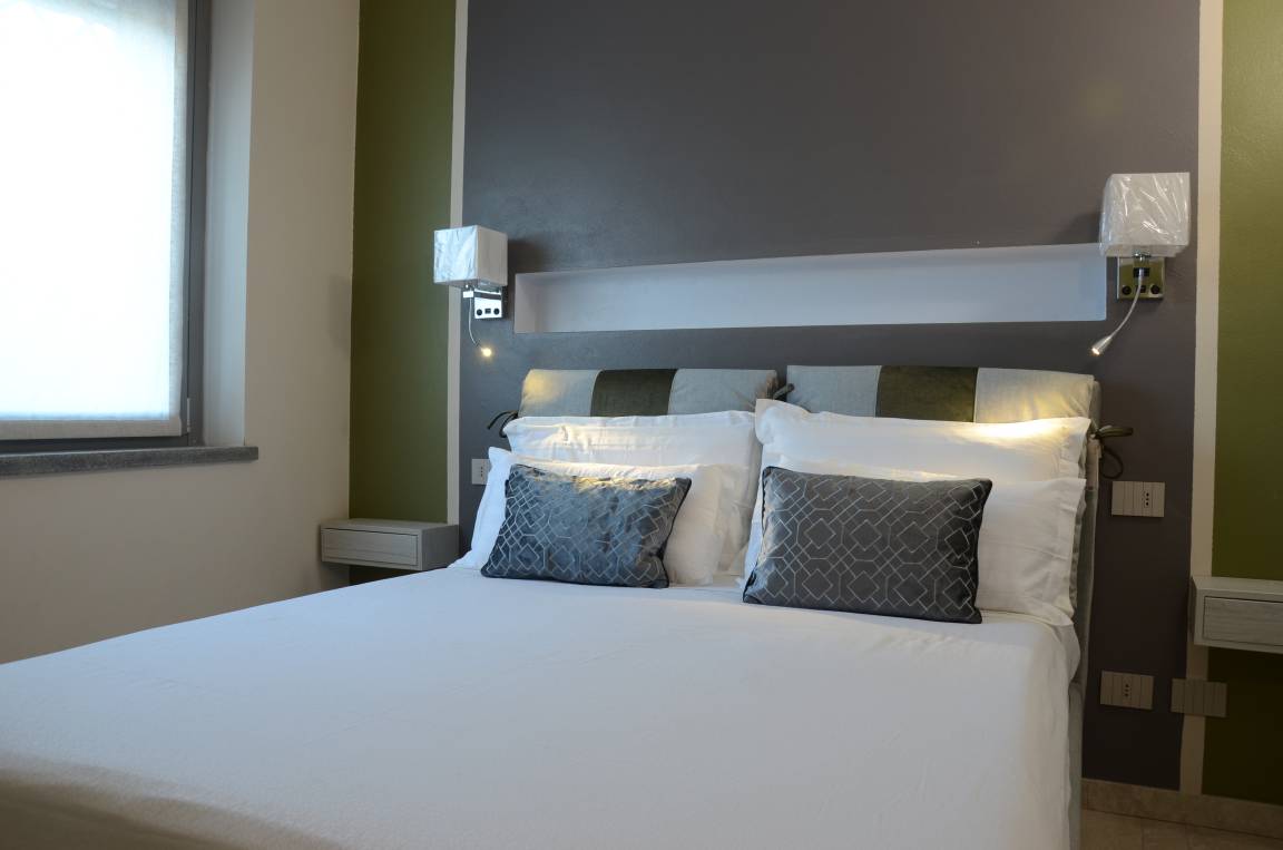 80 M² Apartment ∙ 2 Bedrooms ∙ 5 Guests - Piacenza