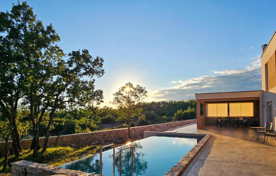 200 M² Ferienhaus ∙ 3 Schlafzimmer ∙ 8 Gäste - Imotski