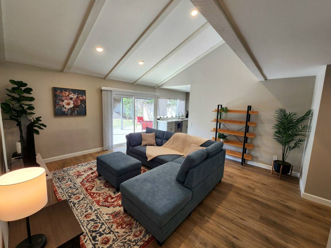 149 M² House ∙ 3 Bedrooms ∙ 6 Guests - Brea, CA