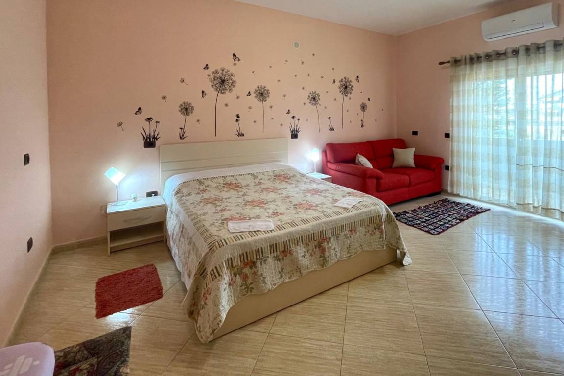 75 M² Apartment ∙ 2 Bedrooms ∙ 5 Guests - Durrës
