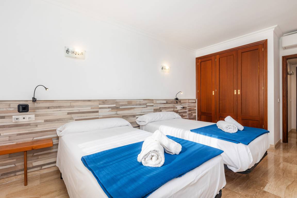 140 M² Ferienwohnung ∙ 3 Schlafzimmer ∙ 6 Gäste - Cala Rajada