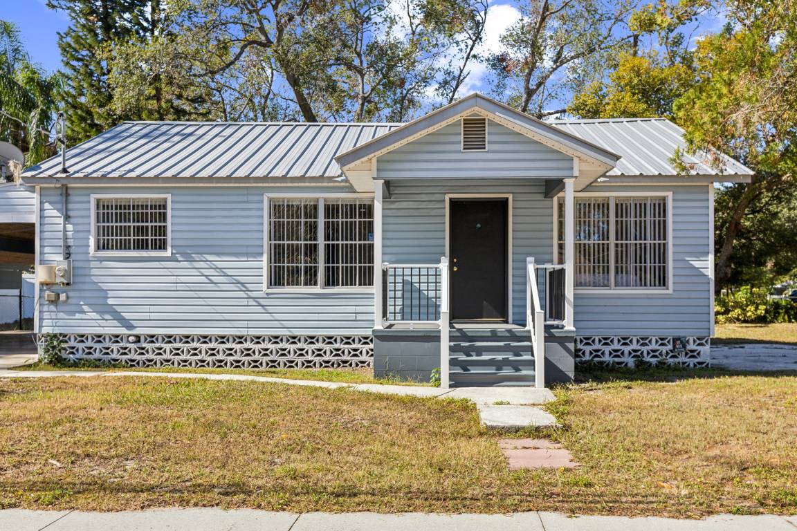 99 M² House ∙ 3 Bedrooms ∙ 7 Guests - Tampa, FL