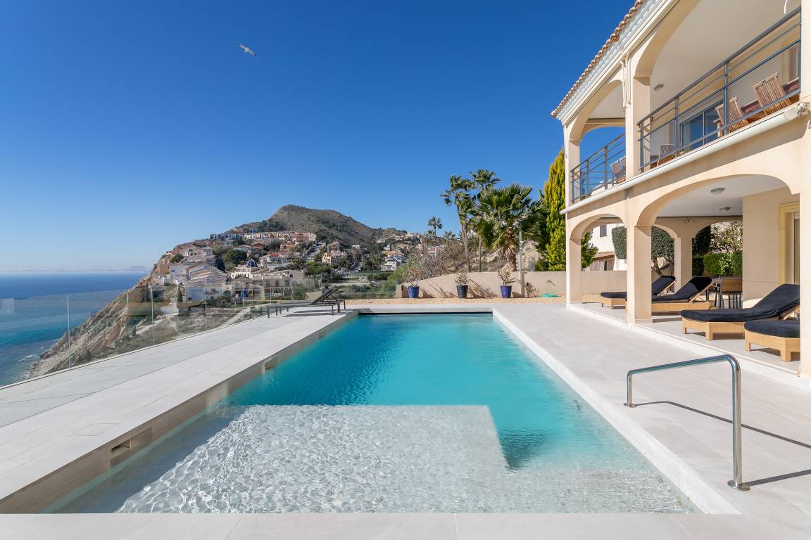 450 M² Villa ∙ 5 Bedrooms ∙ 10 Guests - El Campello