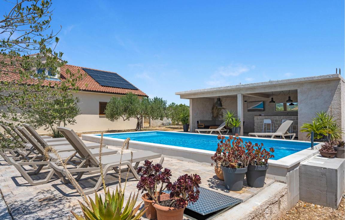 150 M² Ferienhaus ∙ 3 Schlafzimmer ∙ 6 Gäste - Vodice