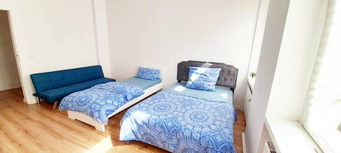 100 M² Apartment ∙ 3 Bedrooms ∙ 5 Guests - Zeitz