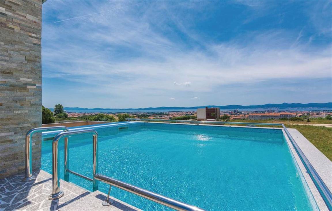 250 M² Villa ∙ 6 Schlafzimmer ∙ 10 Gäste - Zadar